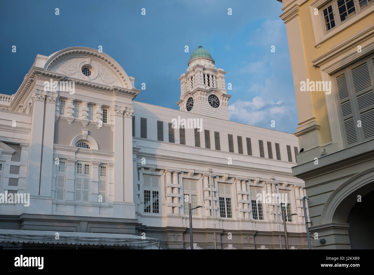Raffles statue old hi-res stock photography and images - Alamy