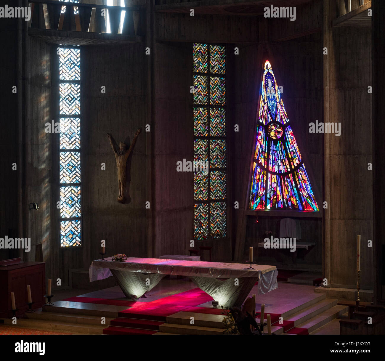 The choir of Notre-Dame church, its window in triangle (Claude Idoux ...