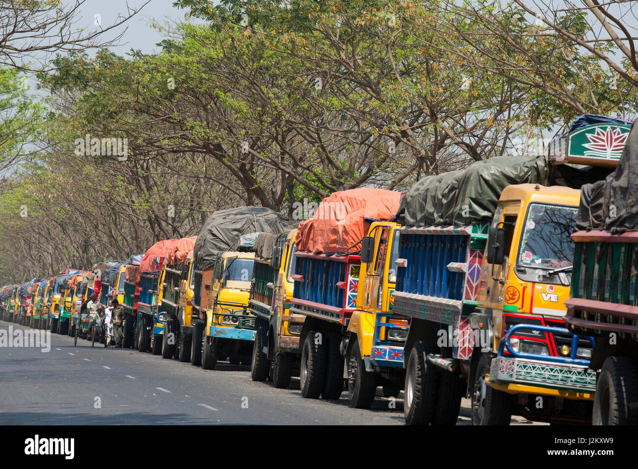 Overloaded trucks hi-res stock photography and images - Alamy