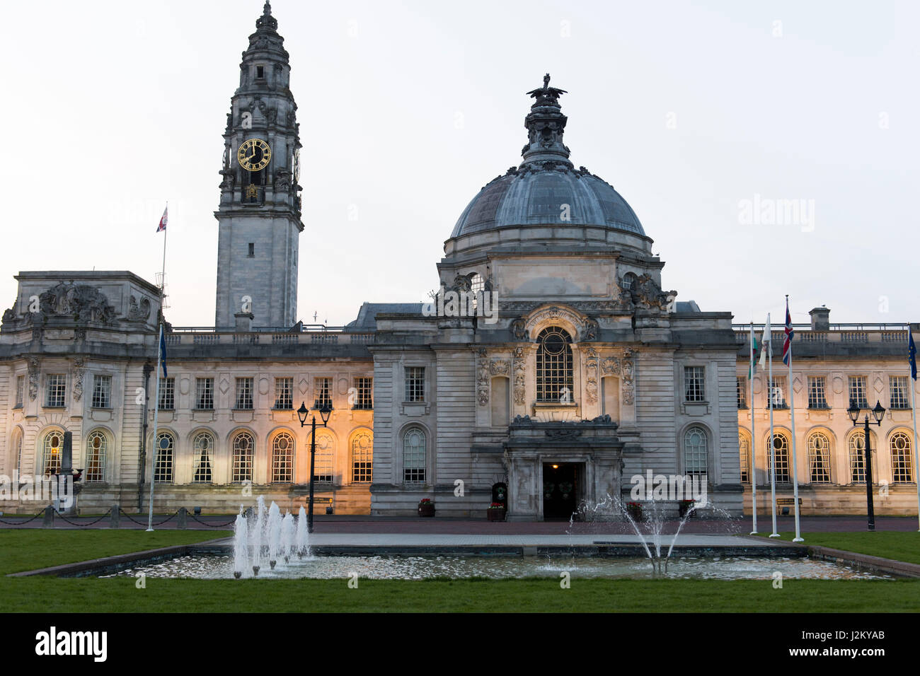 City Hall in Cardiff, South Wales Stock Photo - Alamy