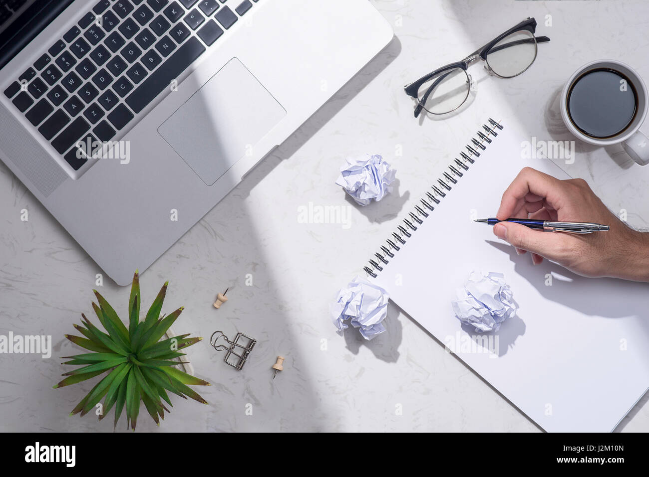 Waiting office work paperwork hi-res stock photography and images - Alamy