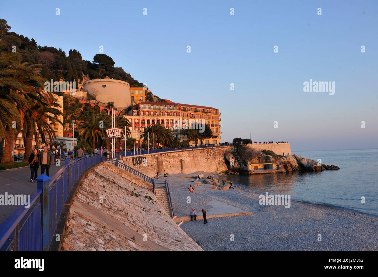 France, Alpes-Maritimes, Nice, quai Rauba Capeu, pointe des Ponchettes ...