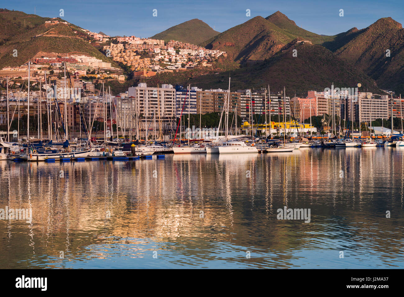 Spain, Canary Islands, Tenerife, Santa Cruz de Tenerife, city view from ...