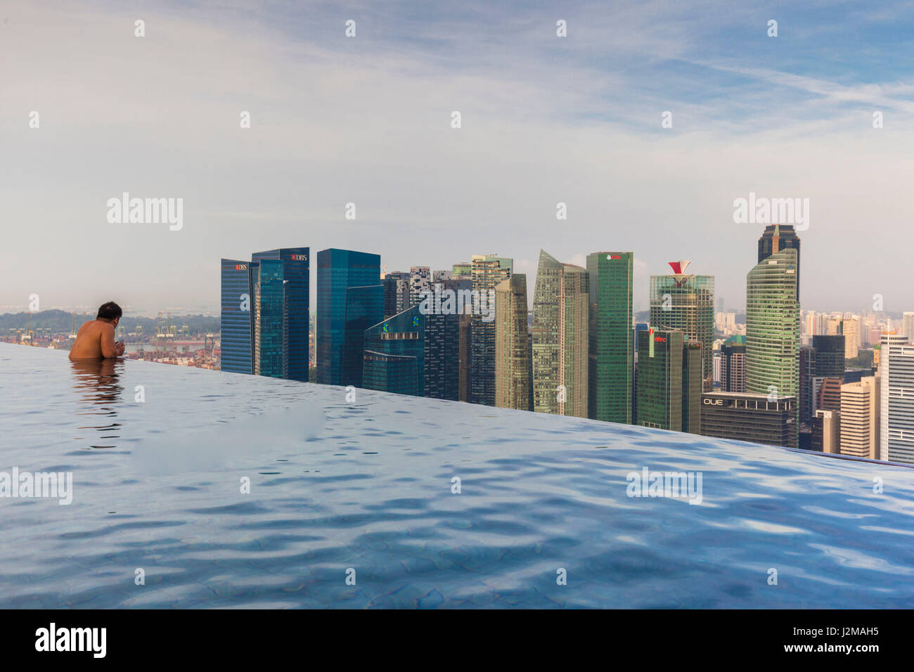 Singapore, Marina Bay Sands Hotel, rooftop swimming pool, dawn Stock ...