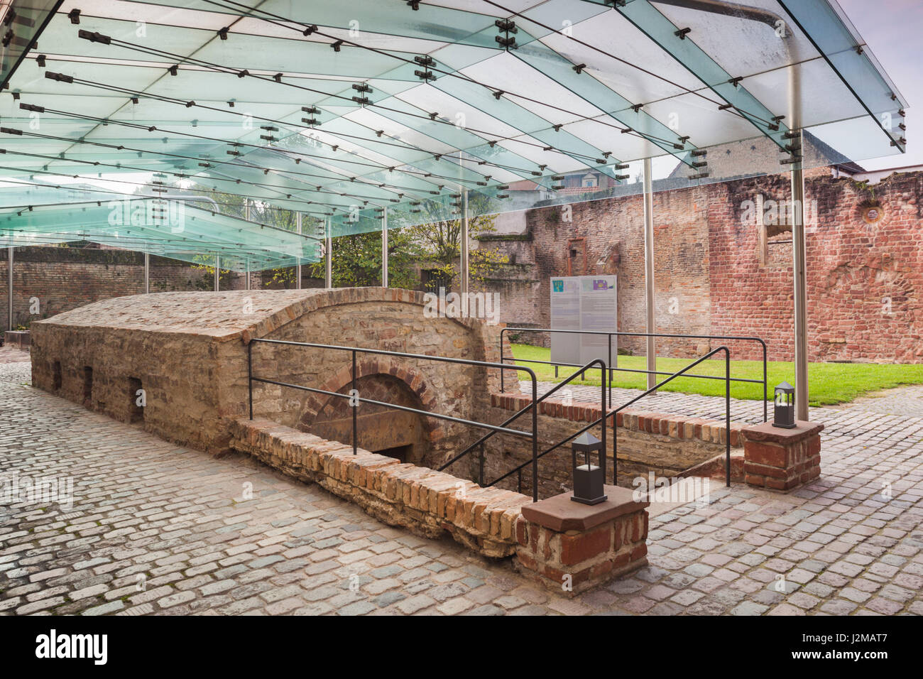 Jewish courtyard judenhof hi-res stock photography and images - Alamy