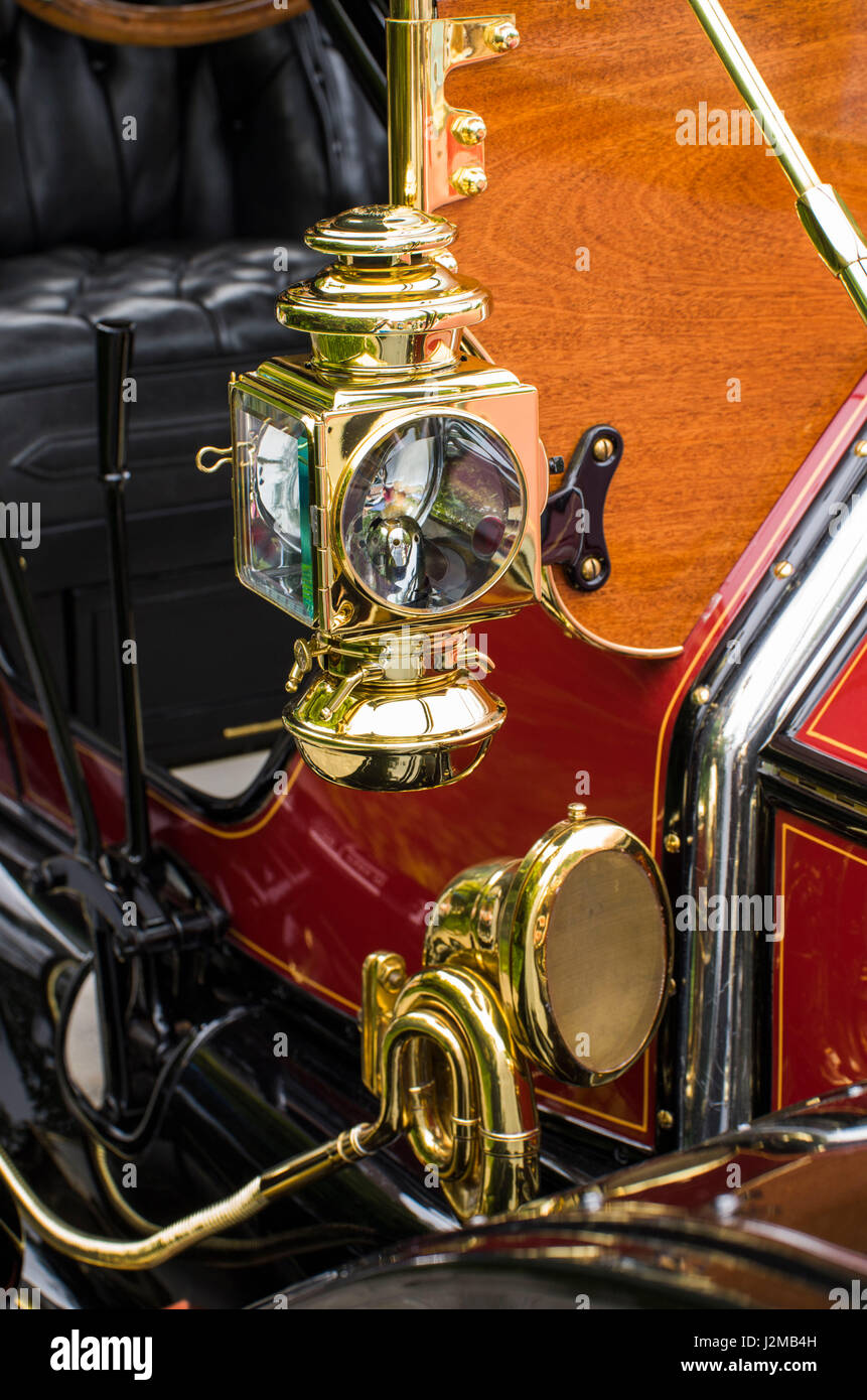 USA, Massachusetts, Beverly Farms, antique cars, 1910 Simplex headlight ...