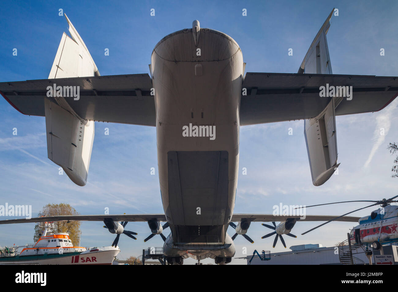 Antonov an 22 aircraft hi-res stock photography and images - Alamy