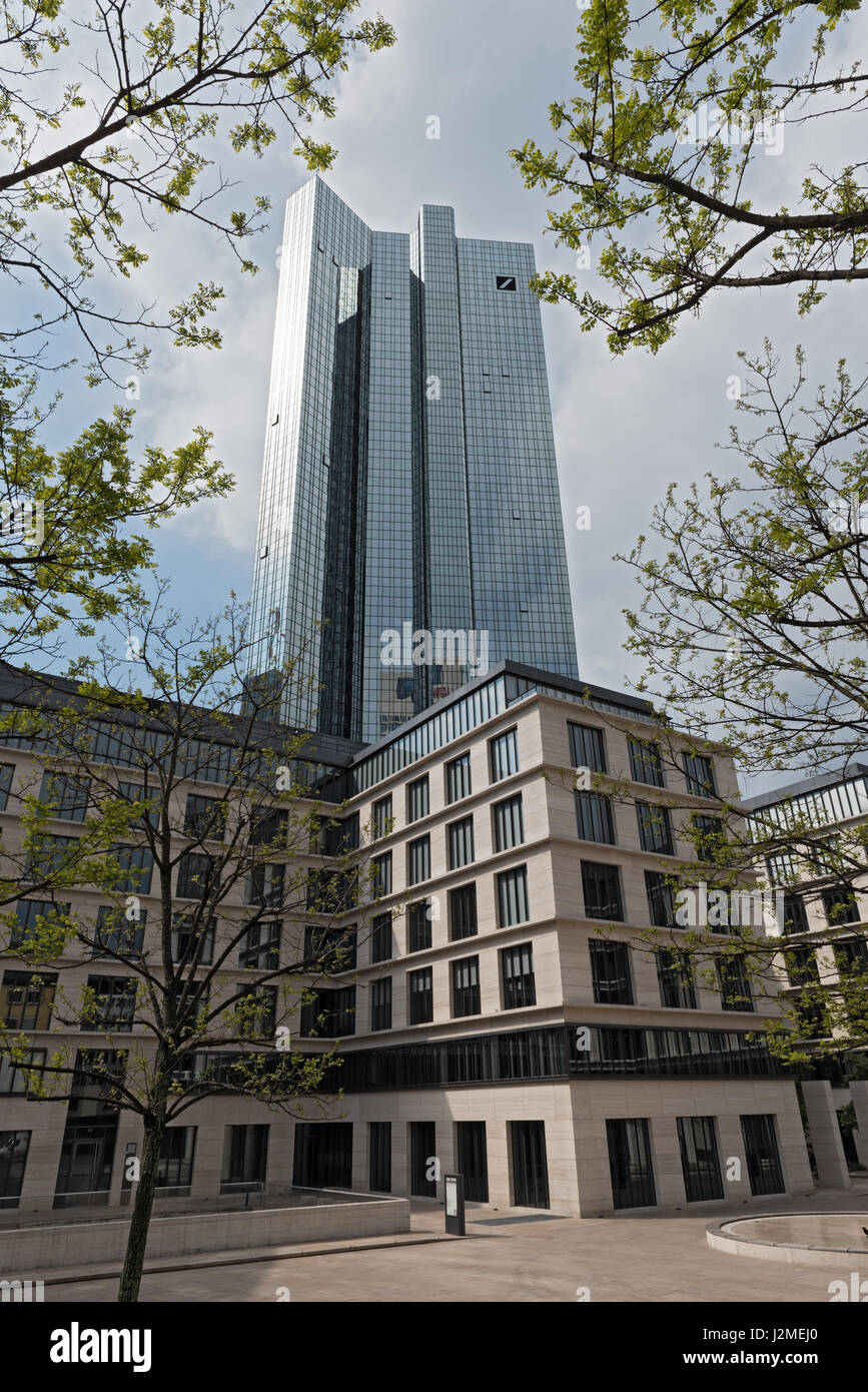 Office and Bank buildings at the Taunusanlage in Frankfurt, Germany ...