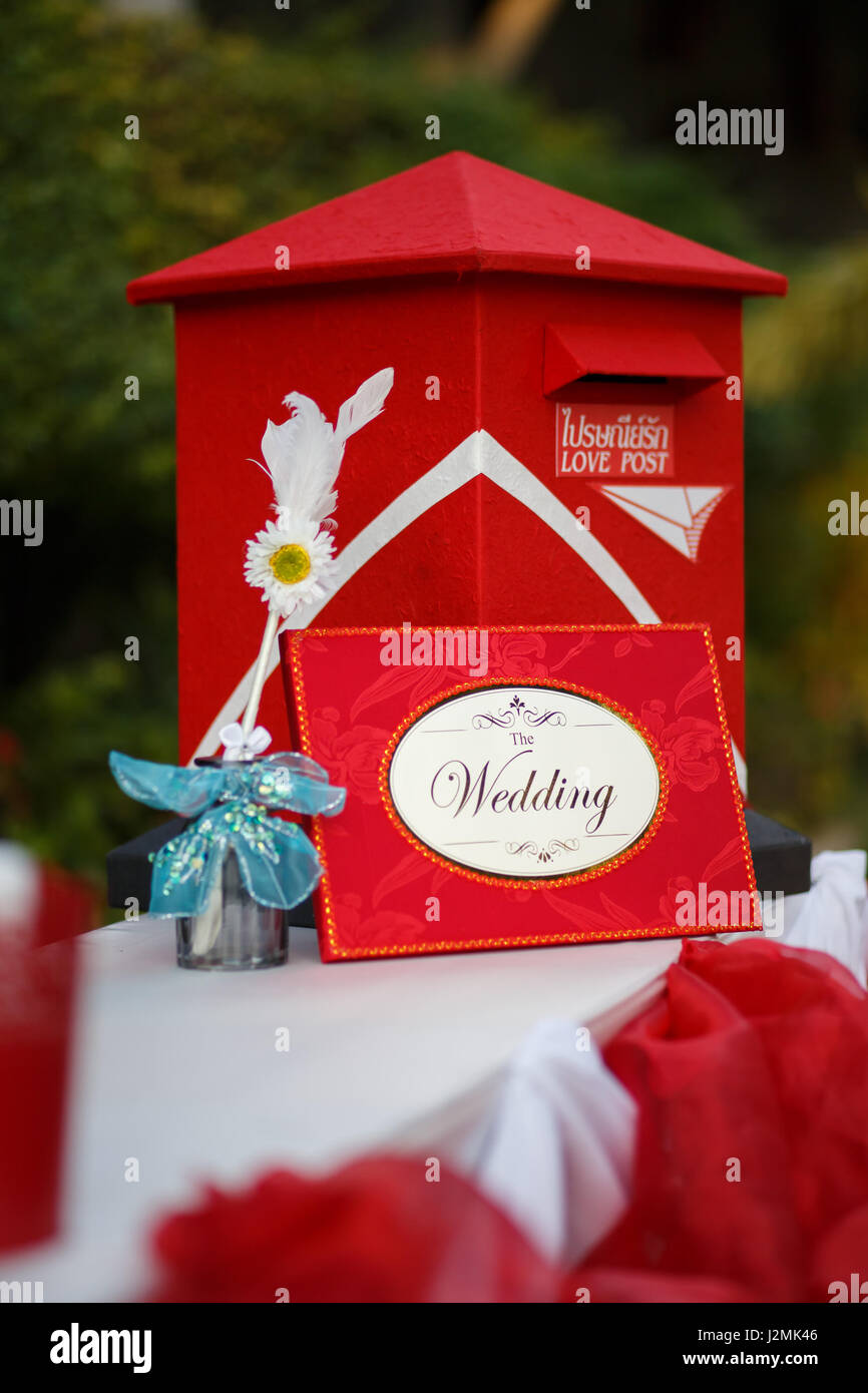 Red wedding guess box Stock Photo - Alamy