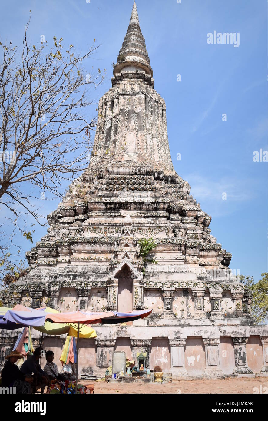 Ancient Buddhist stupa shrine on top of Phnom Oudong, Cambodia Stock ...