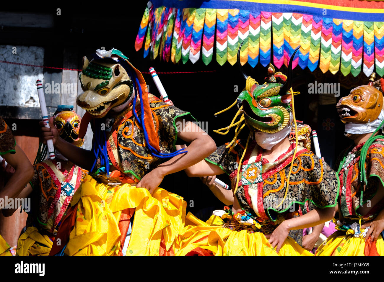 Bhutanese dancers hi-res stock photography and images - Alamy