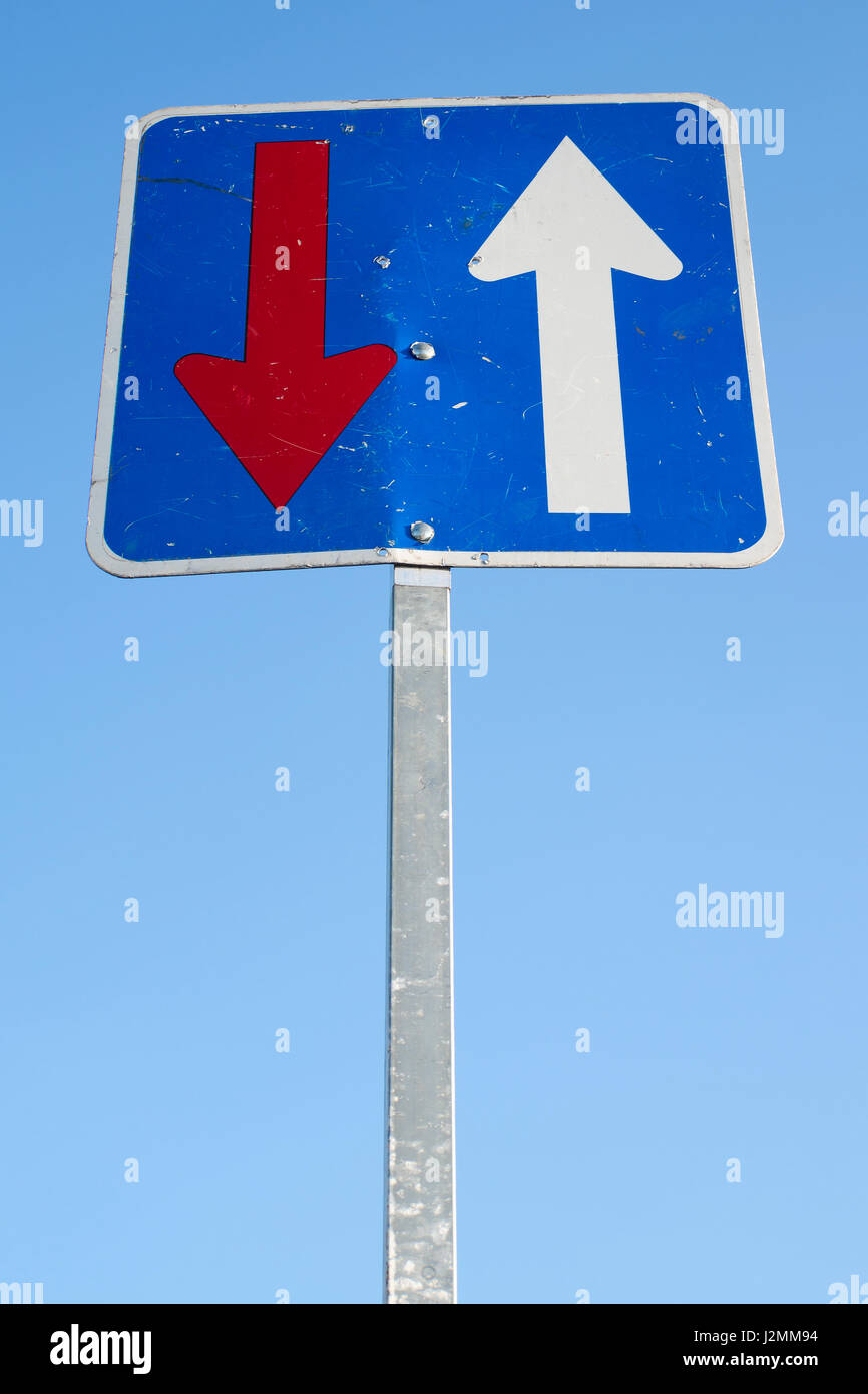 Priority over oncoming traffic sign hi-res stock photography and images ...