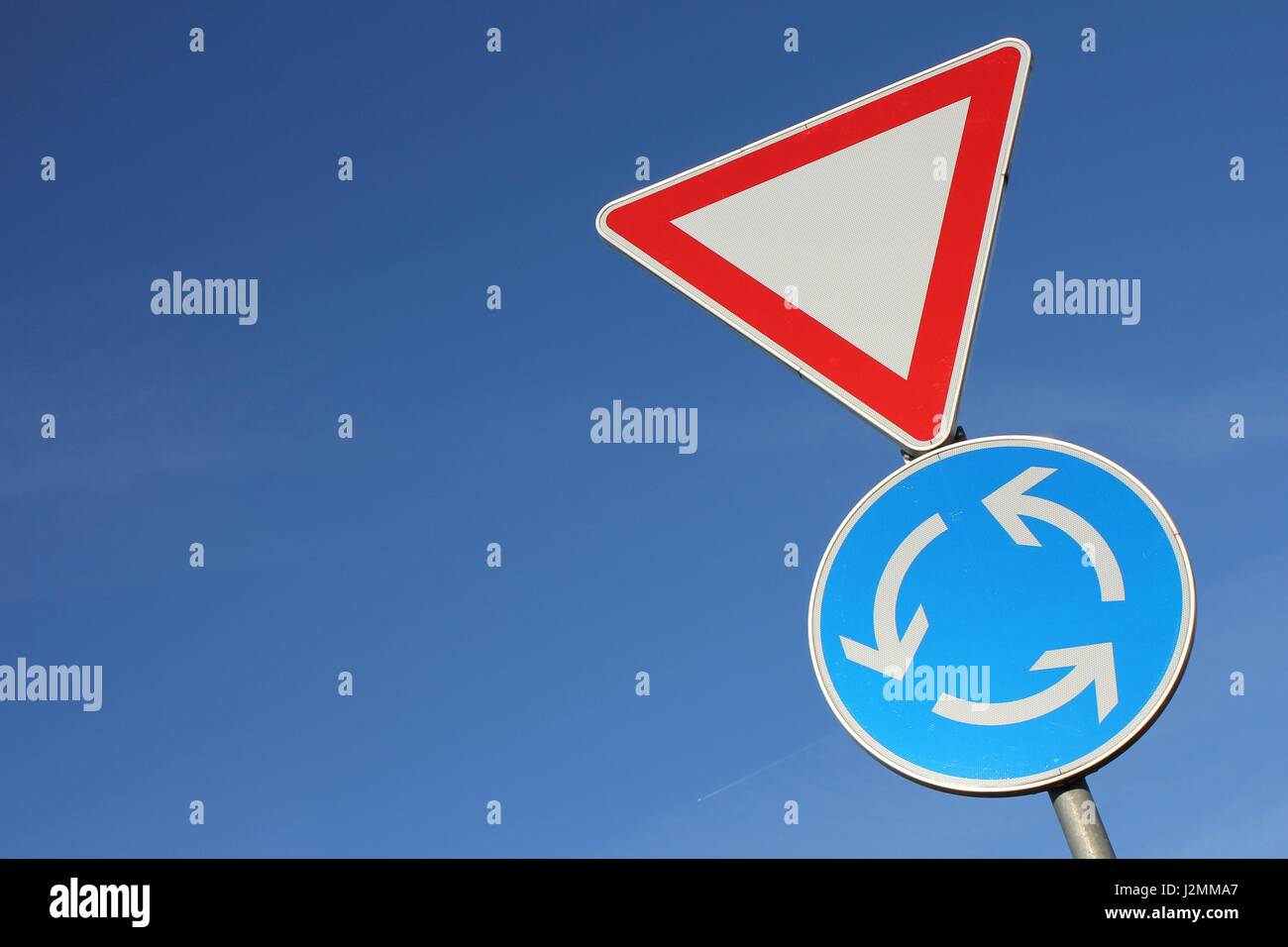 Give way and roundabout sign hi-res stock photography and images - Alamy