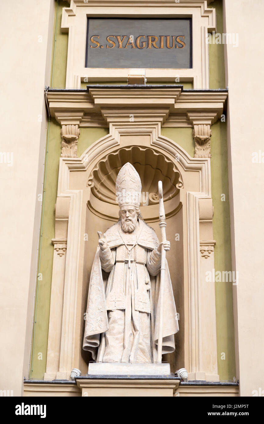 France, Nice, Saint Syagrius: statue on the west front of Nice ...
