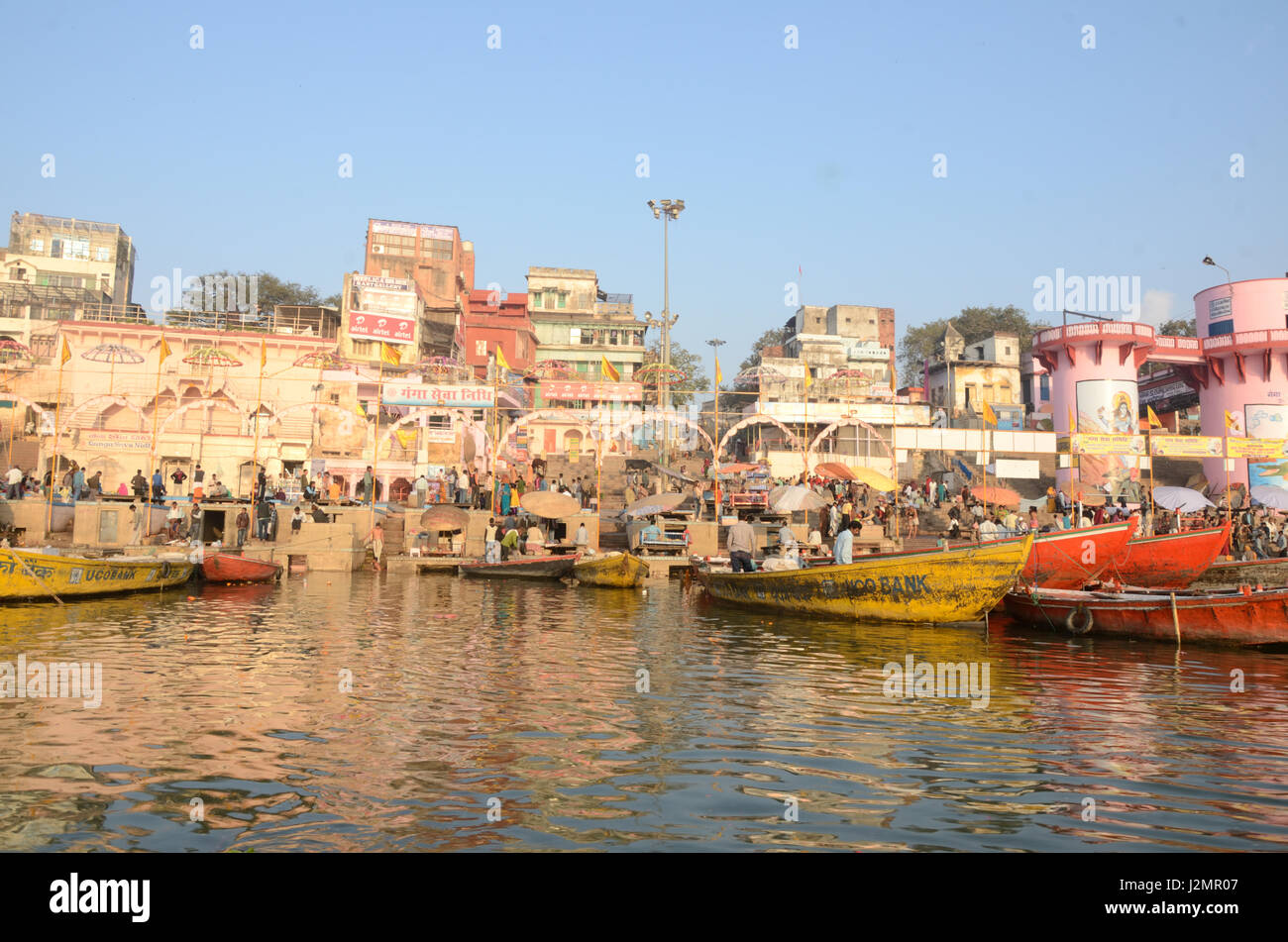 Hindu ghat hi-res stock photography and images - Alamy