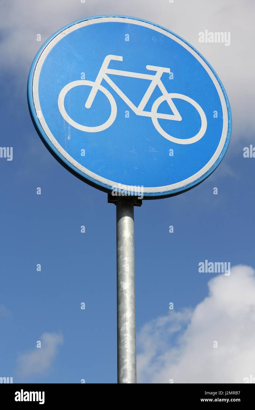 Pedal cycles only hi-res stock photography and images - Alamy