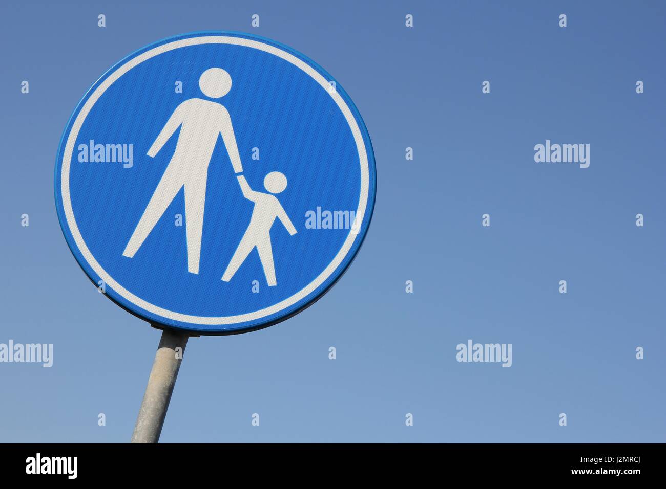 Dutch road sign: footpath Stock Photo - Alamy