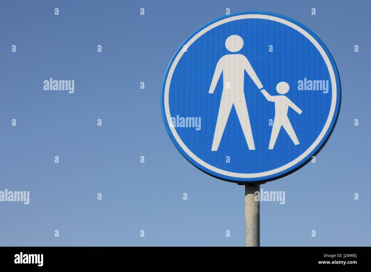 Dutch road sign: footpath Stock Photo - Alamy