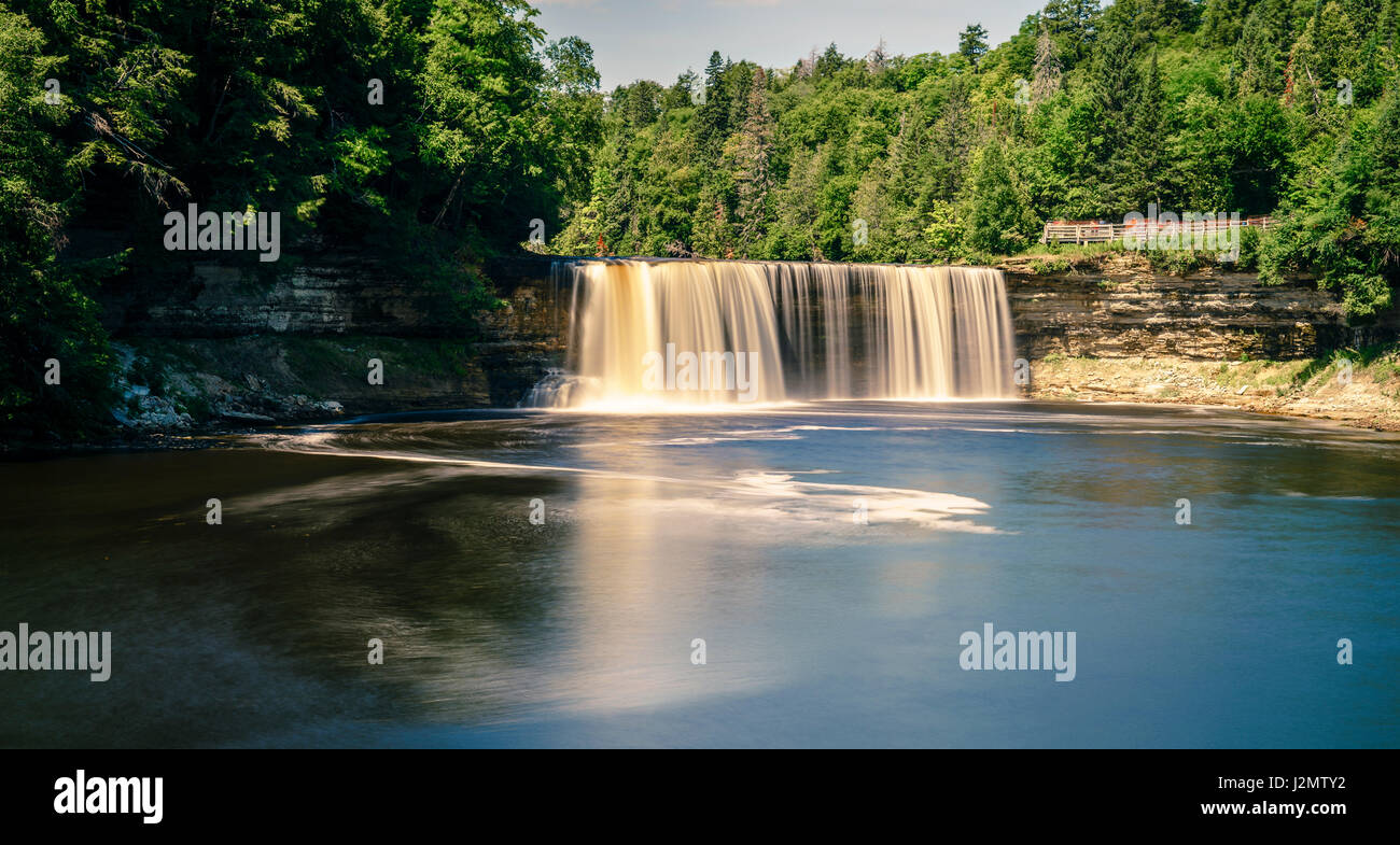 Upper tahquamenon falls hi-res stock photography and images - Alamy