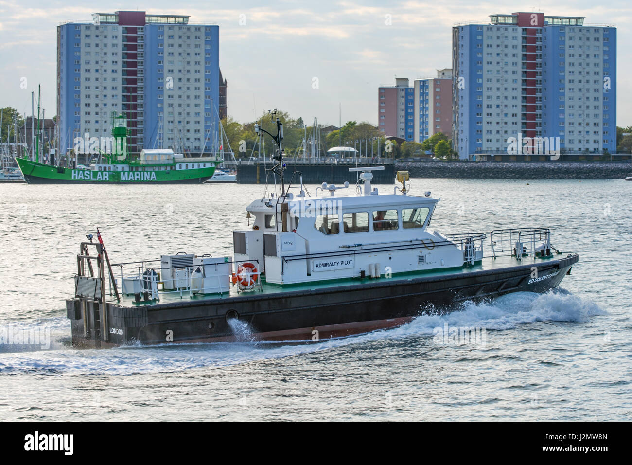 Pilot boat in portsmouth harbour hi-res stock photography and images ...