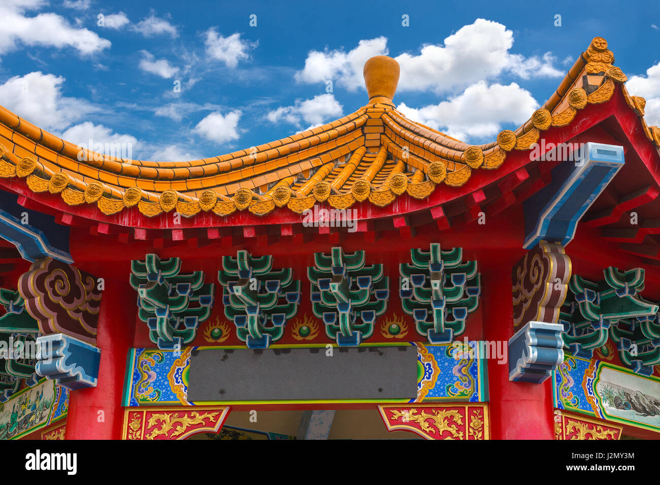 Colorful Chinese style roof struction Stock Photo - Alamy