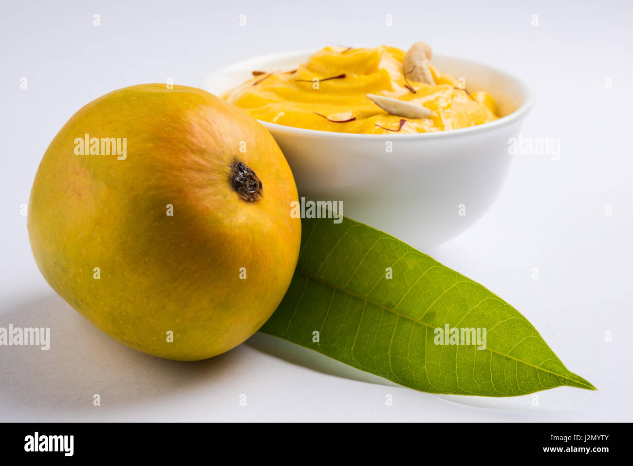 hapus or alphonso Mango pudding / Mango shrikhand or srikhand or ...