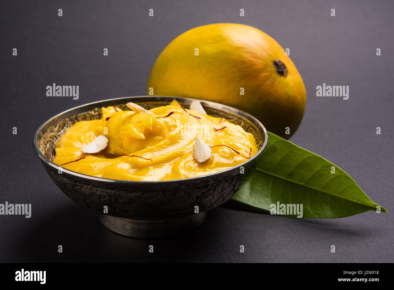 hapus or alphonso Mango pudding / Mango shrikhand or srikhand or ...