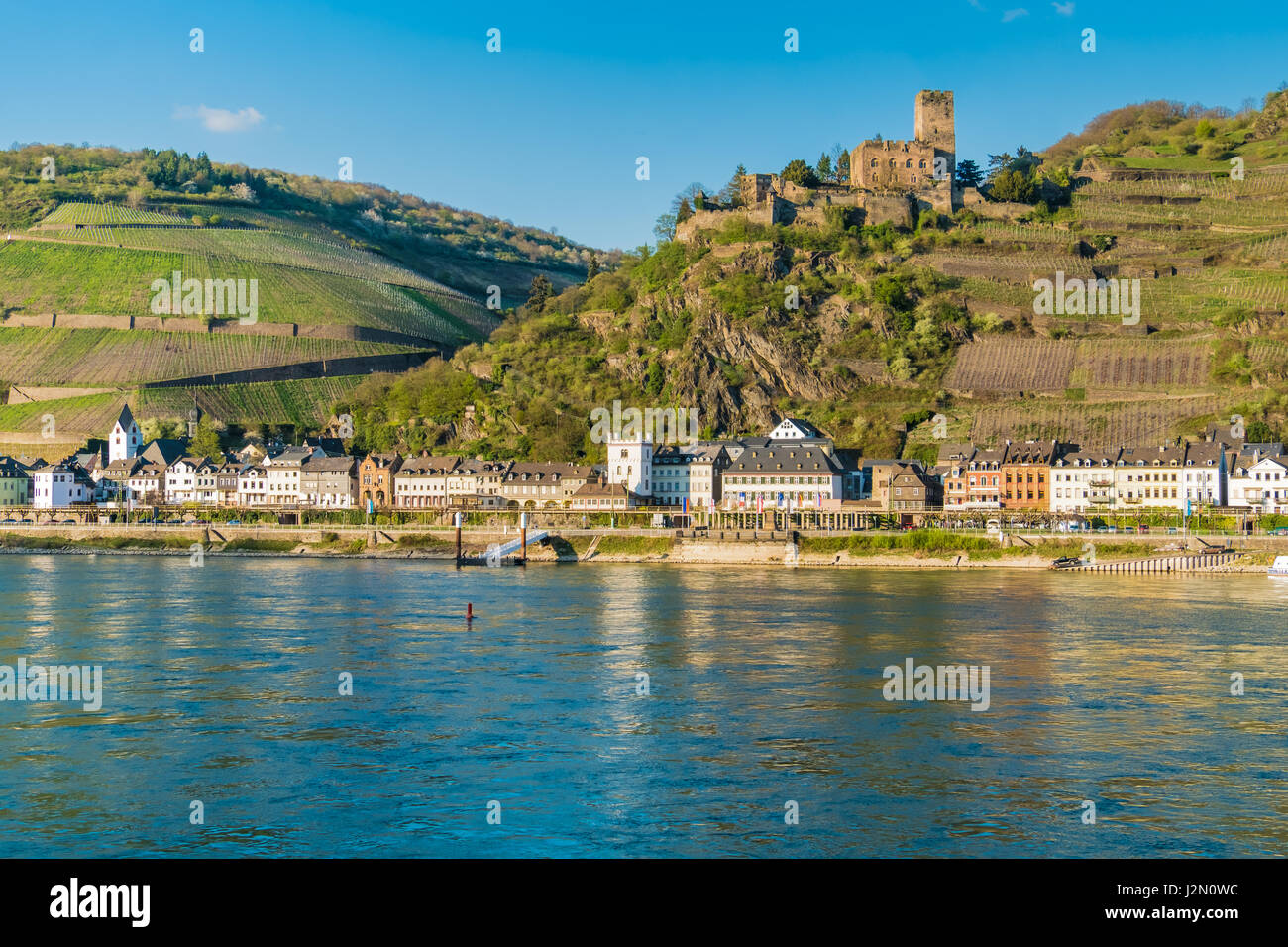 Maus Castle (Burg Maus) above the village of Wellmich, Sankt ...