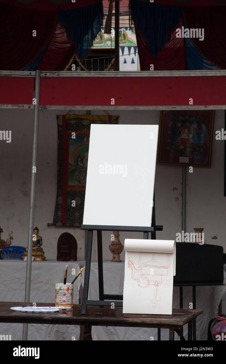 Preparting for the Art25 live drawing competition in Nagbahal or Nag ...