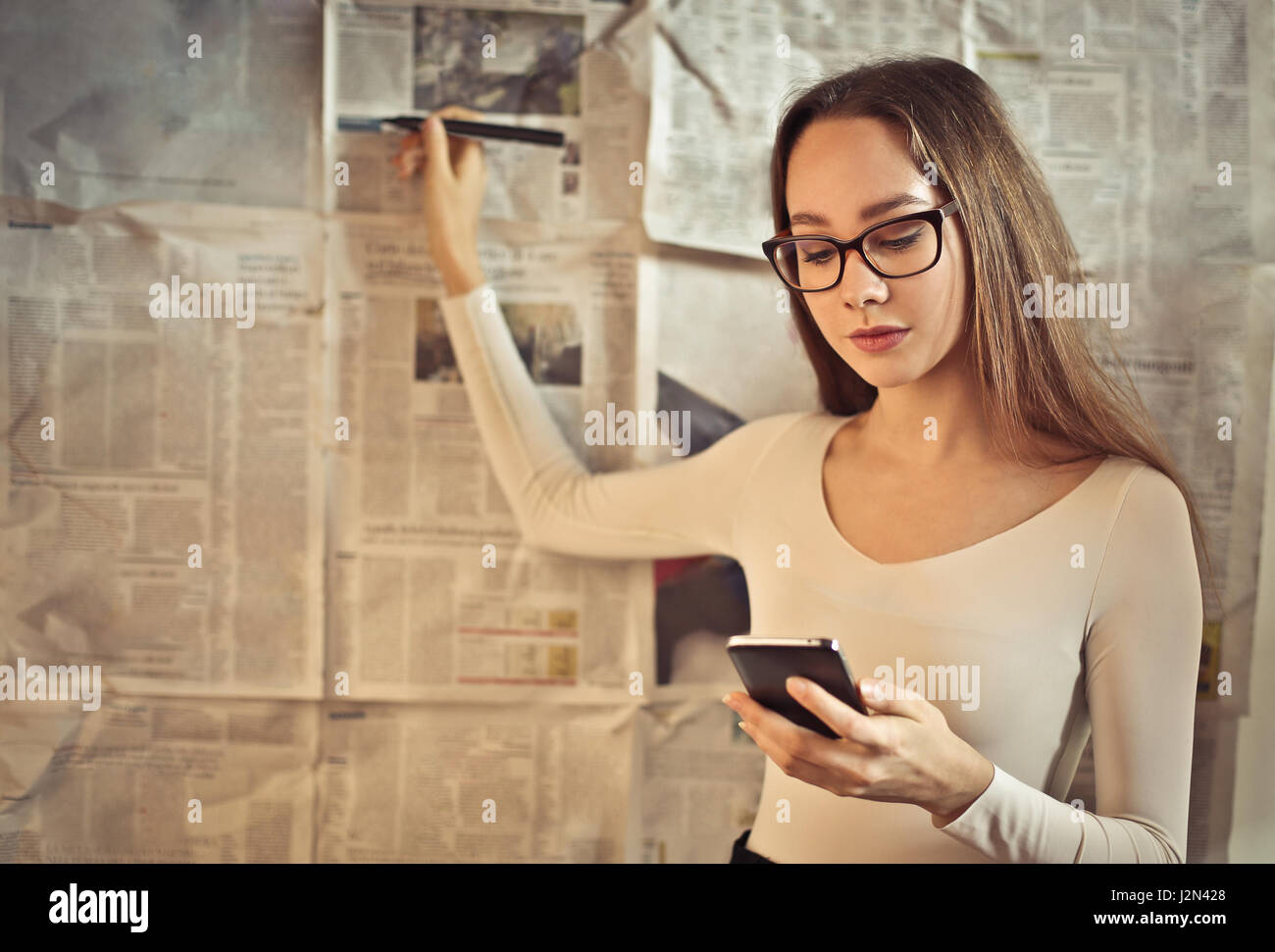 Teen journalist hi-res stock photography and images - Alamy