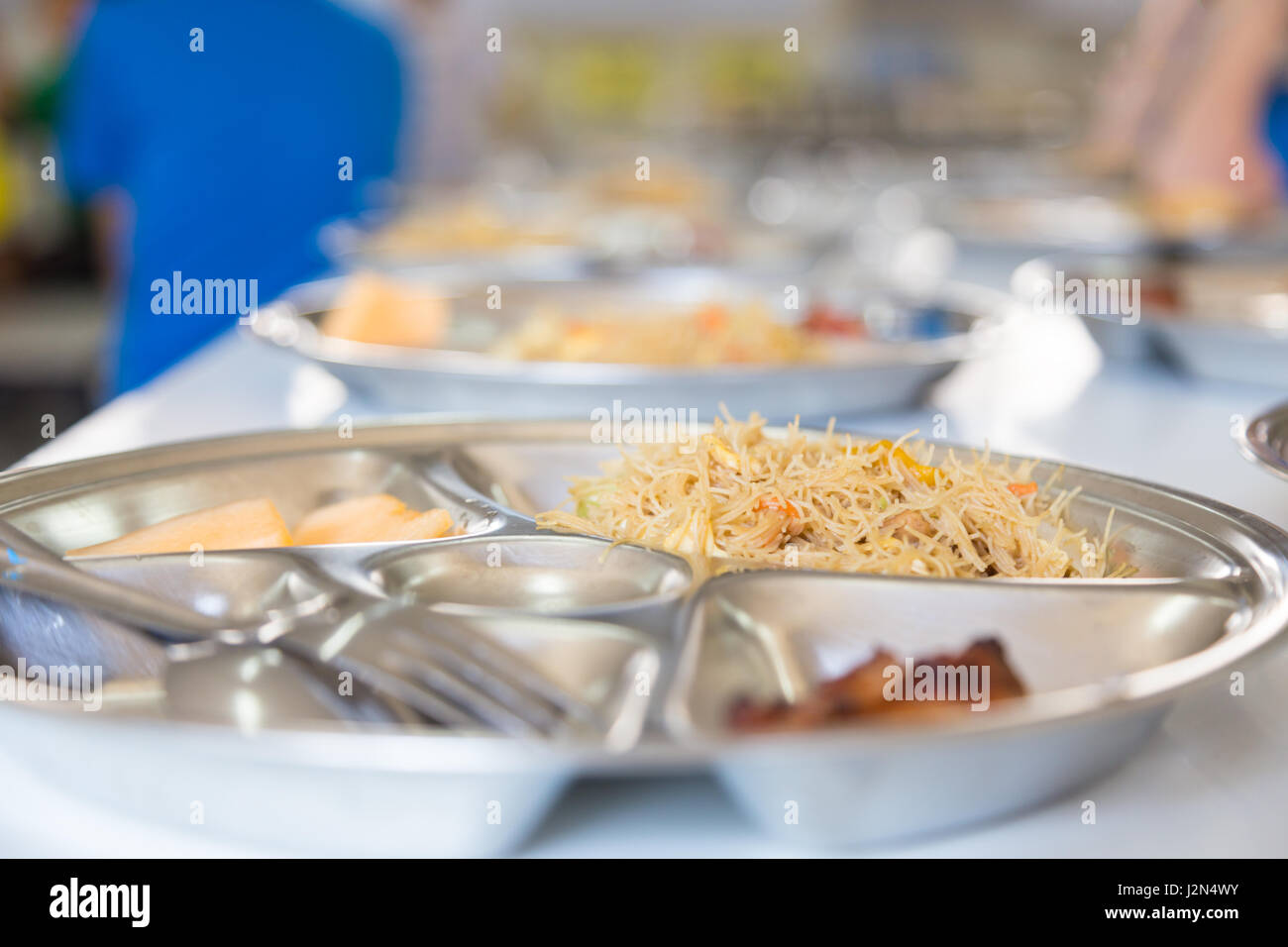 school lunch set, noodle and chicken set lunch for elementary students ...