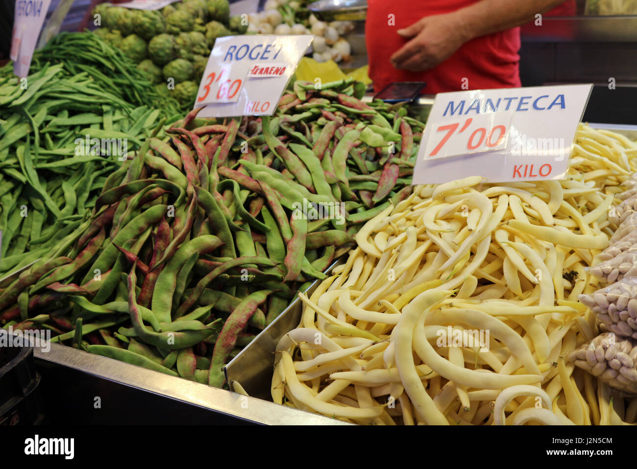 beans on sale at Valencia food market Stock Photo - Alamy