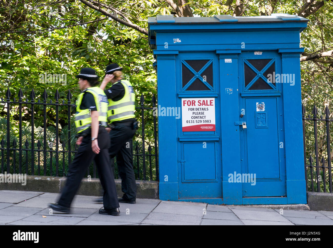 Edinburgh police box hi-res stock photography and images - Alamy
