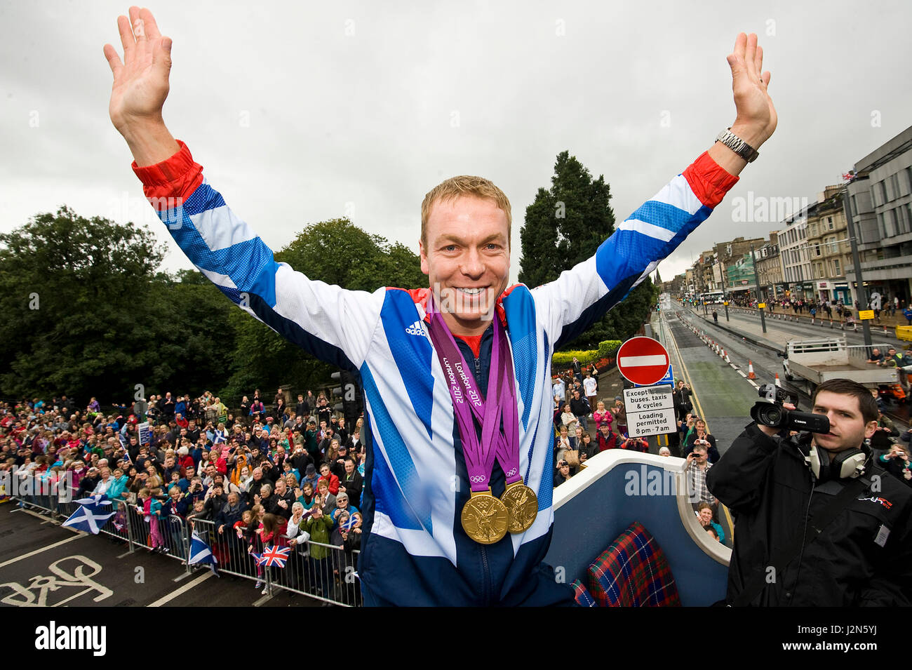 Parade of athletes in olympics hi-res stock photography and images - Alamy