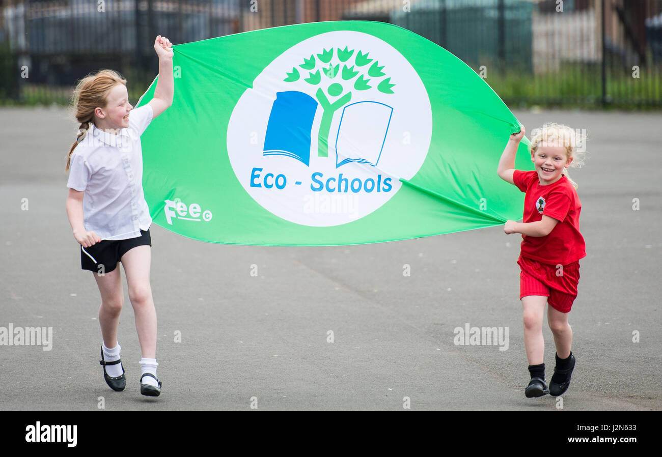 Pic: Hannah Johnston (10) and Maddison Kidd (6) The leading ...