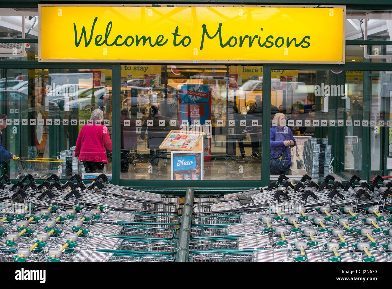 Morrisons supermarket, Oxgangs, Hunters tryst Stock Photo - Alamy