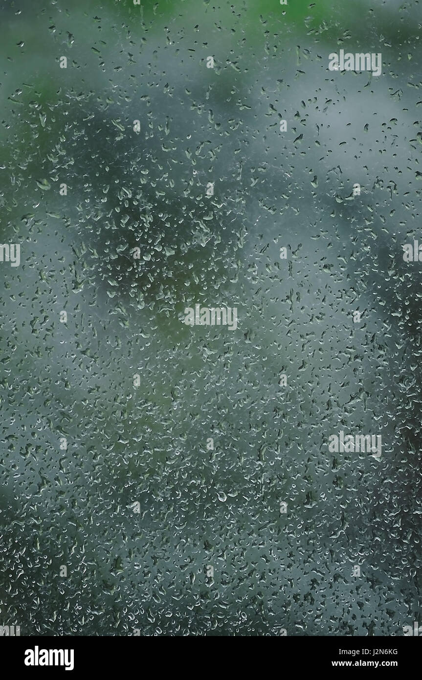 Vertical pattern of raindrops hi-res stock photography and images - Alamy
