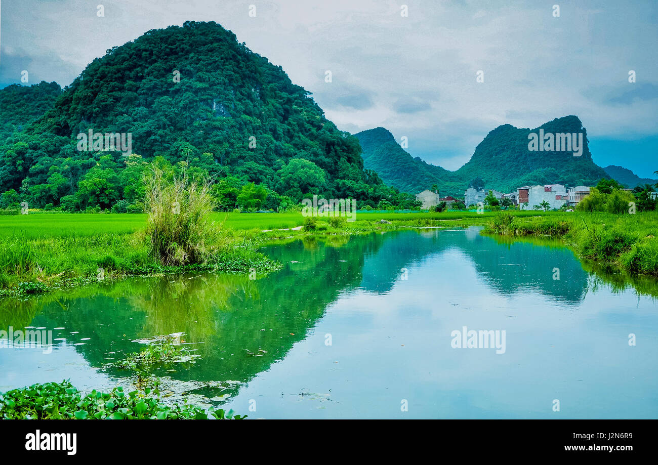 Beautiful countryside scenery in spring Stock Photo - Alamy