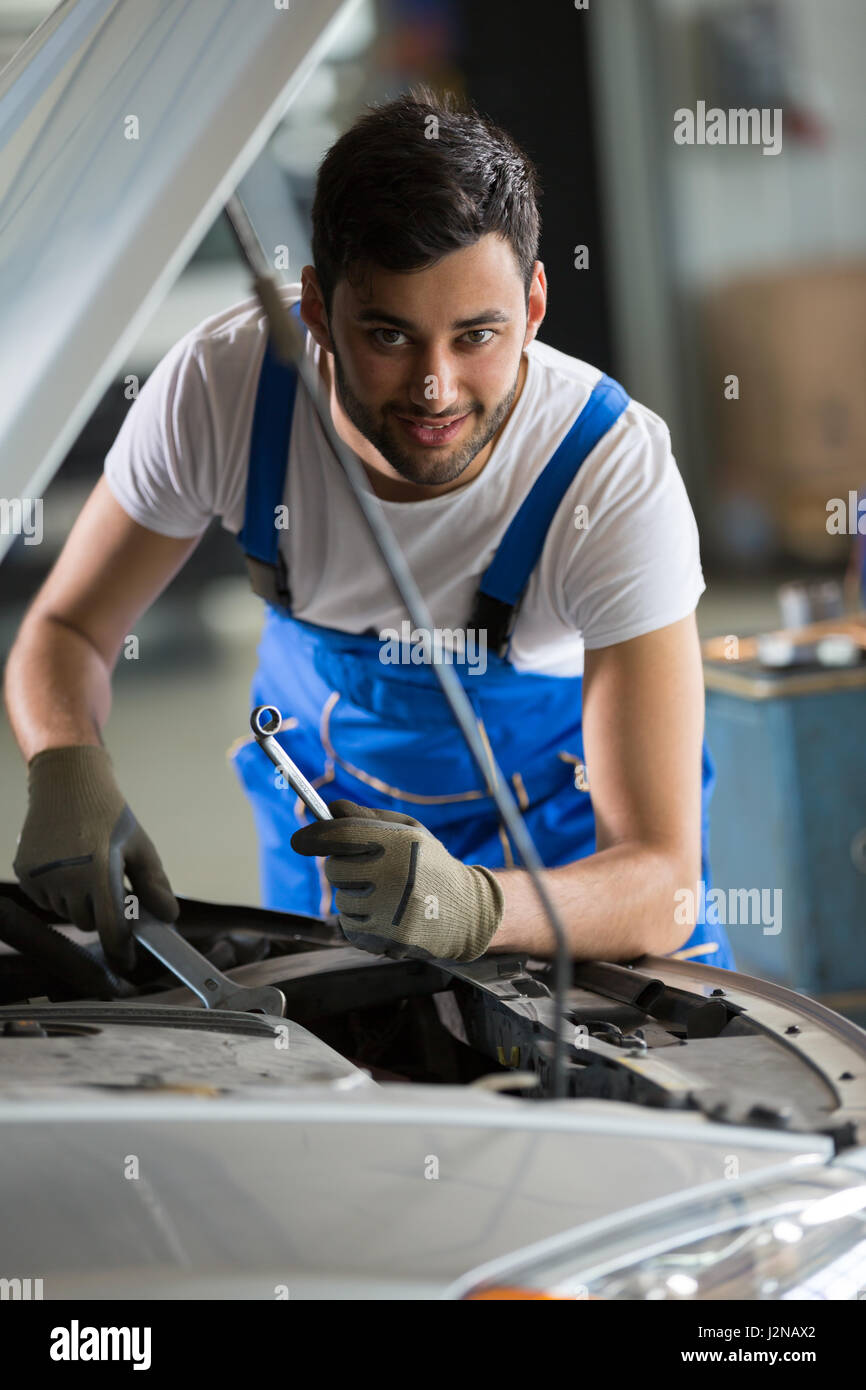 Close up open engine mechanic hi-res stock photography and images - Alamy