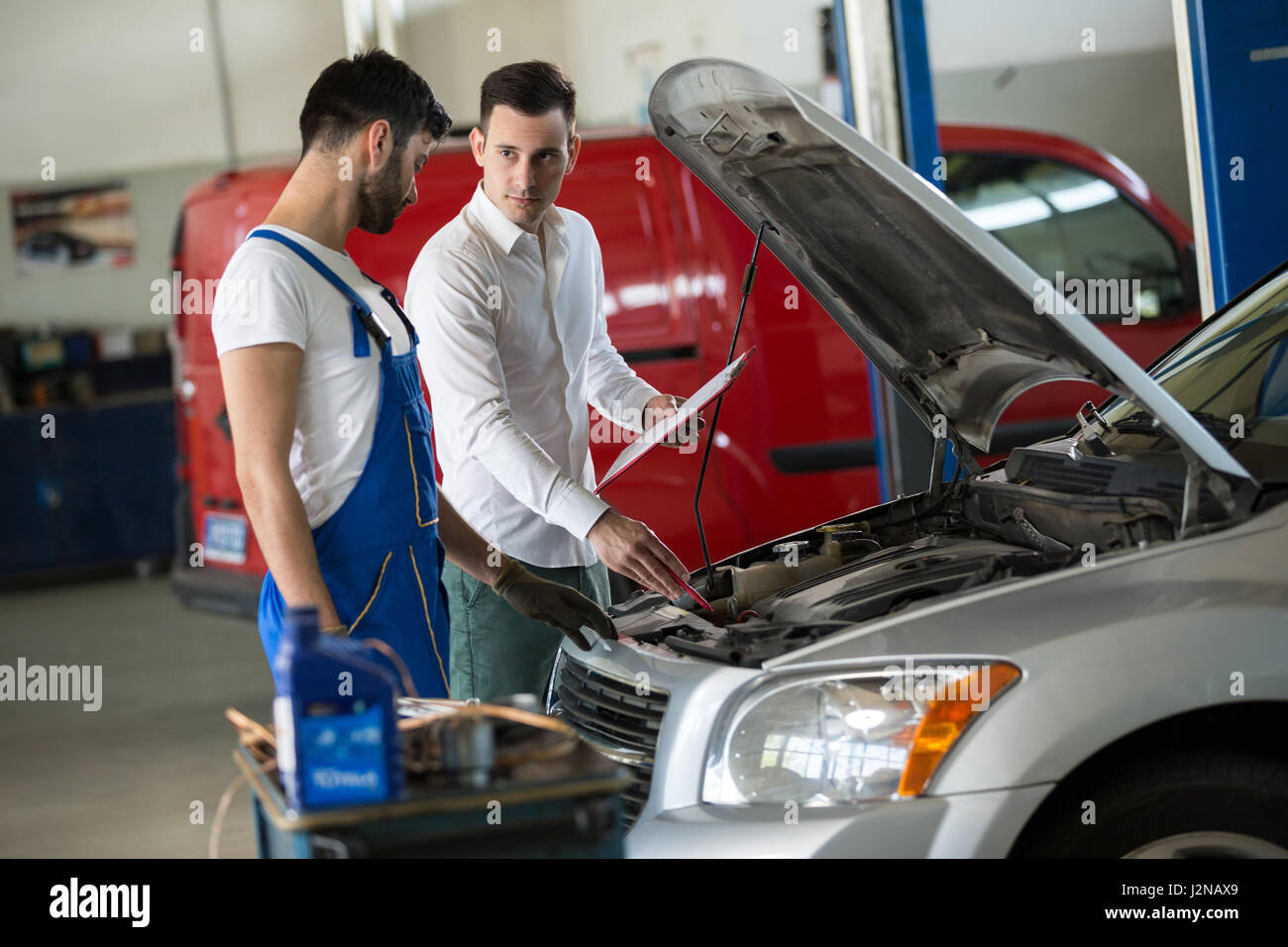 Mechanic inspection hi-res stock photography and images - Alamy