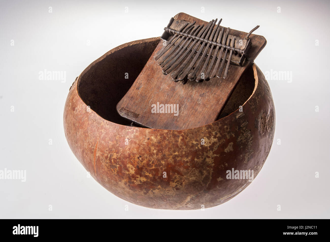 African tuned percussion hi-res stock photography and images - Alamy