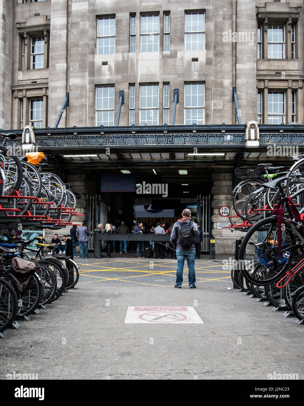 Waterloo tube station hi-res stock photography and images - Alamy