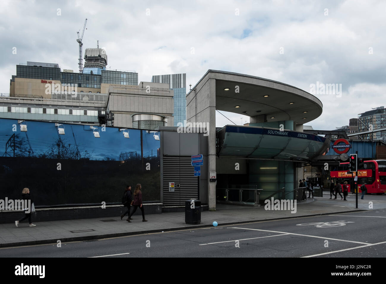 Southwark underground station hi-res stock photography and images - Alamy