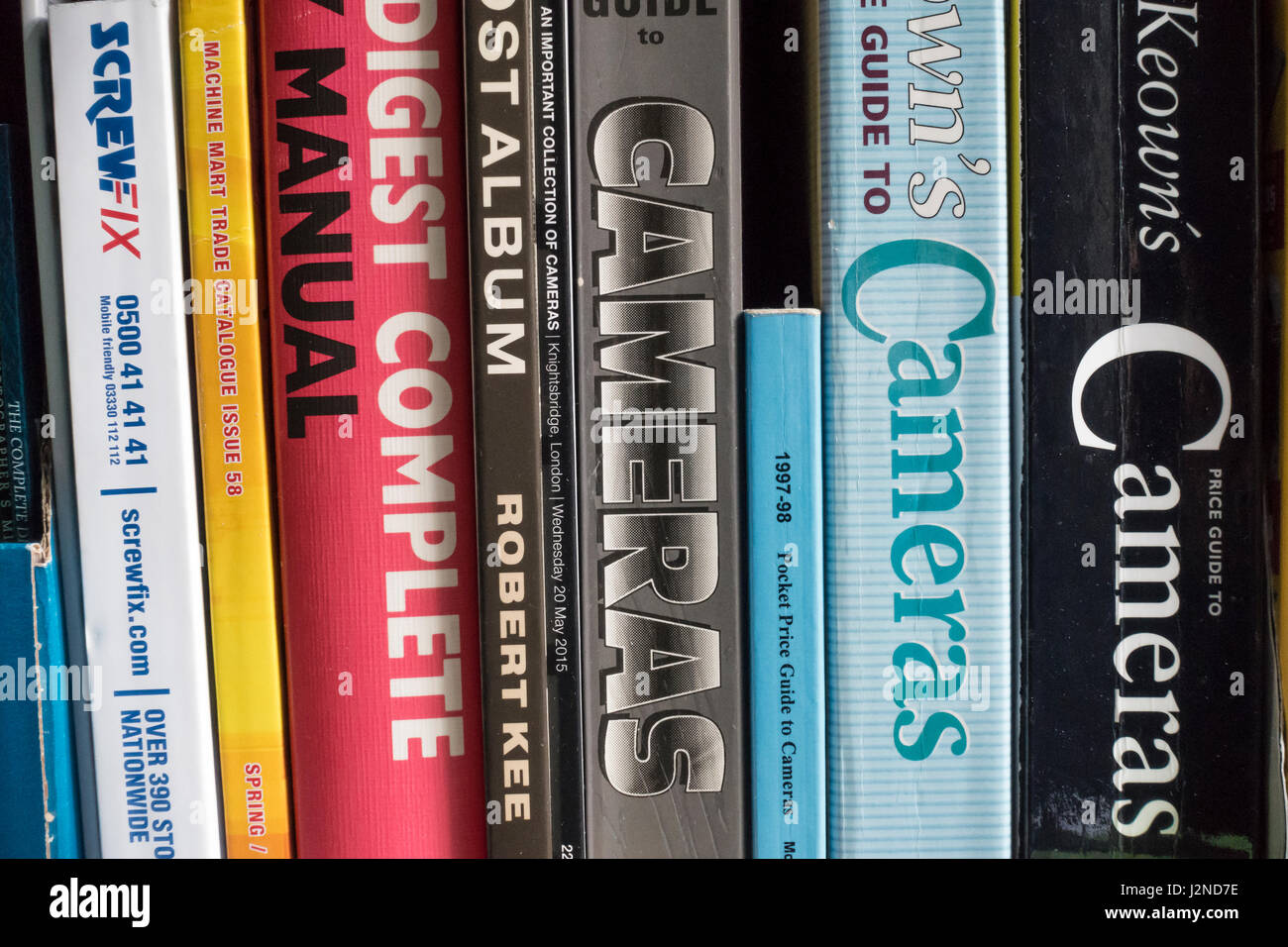 Books of reference hi-res stock photography and images - Alamy