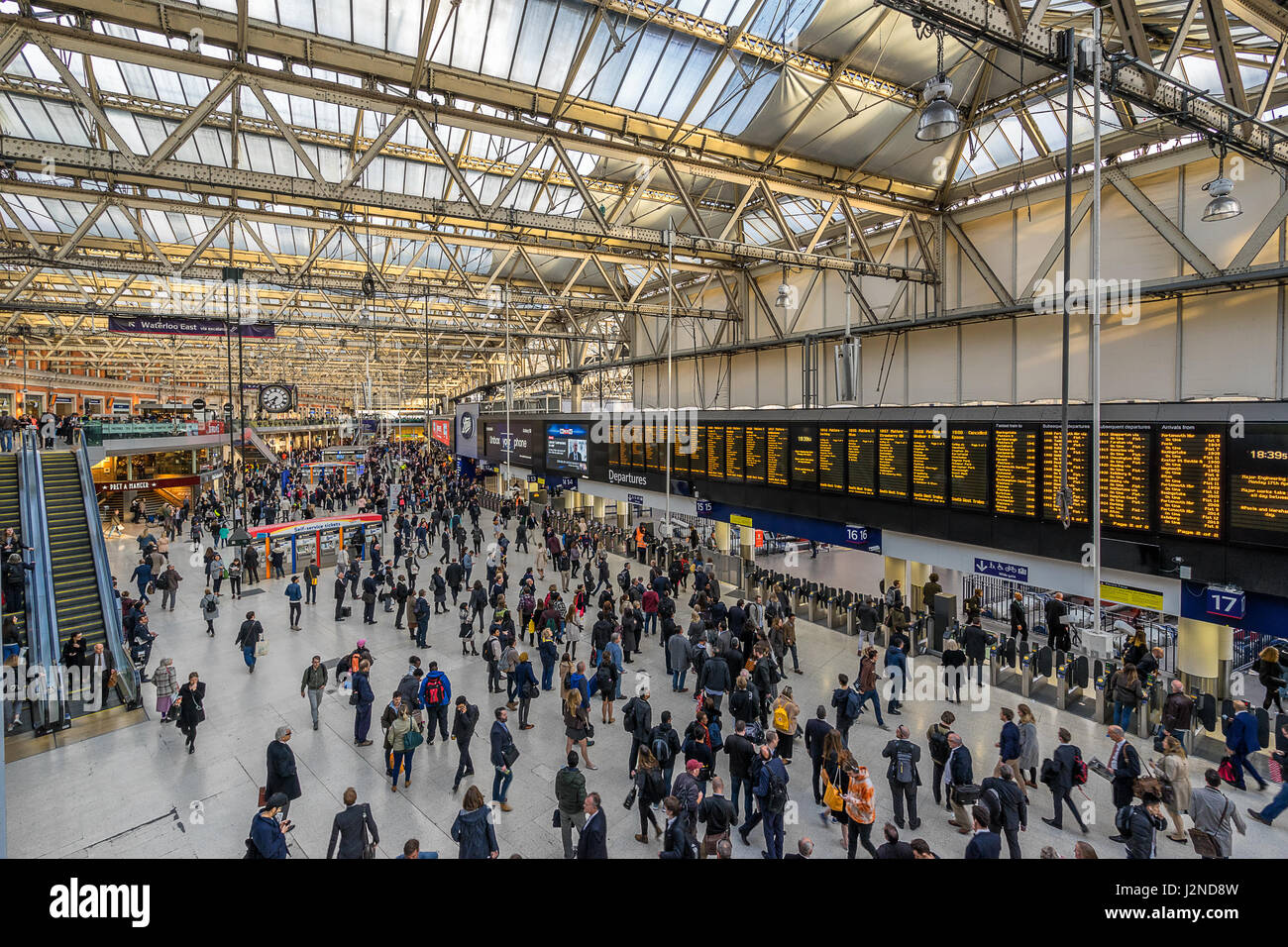 Waterloo underground station hi-res stock photography and images - Alamy