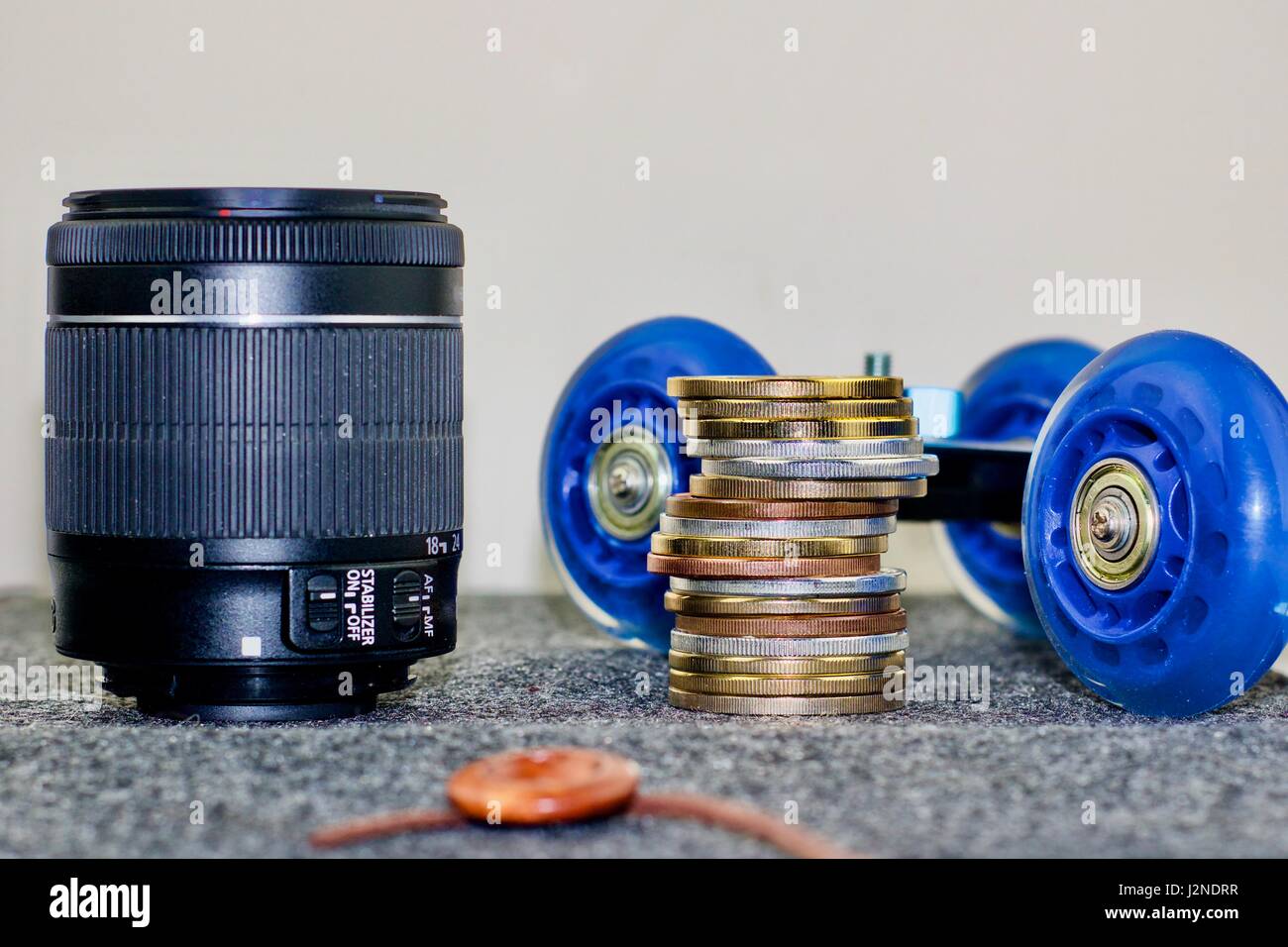 Black dslr camera hi-res stock photography and images - Alamy