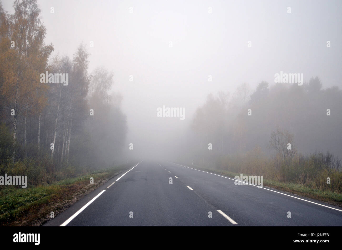 Fogbound hi-res stock photography and images - Alamy