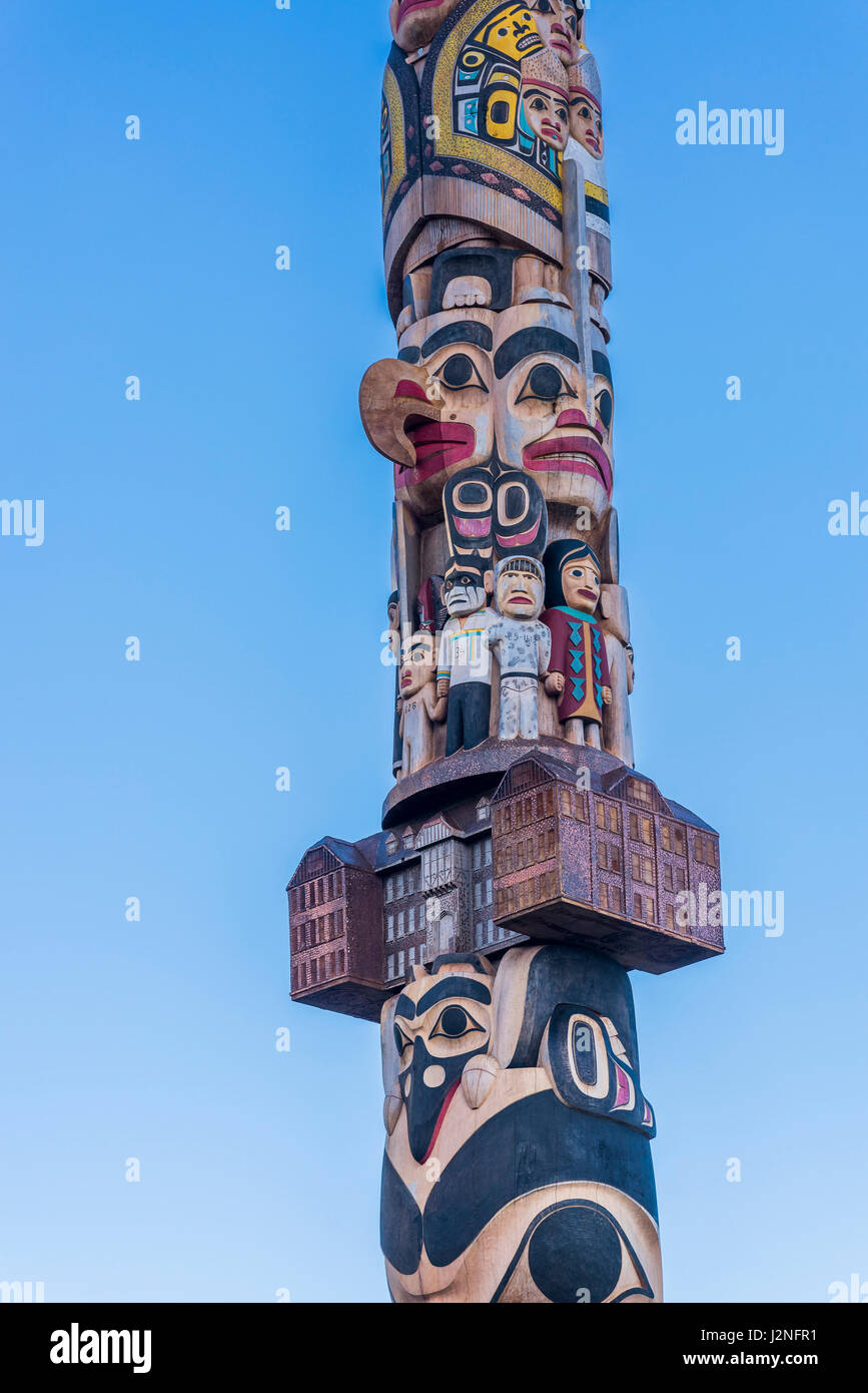 Detail, the Reconciliation Totem Pole, by Haida master carver and ...