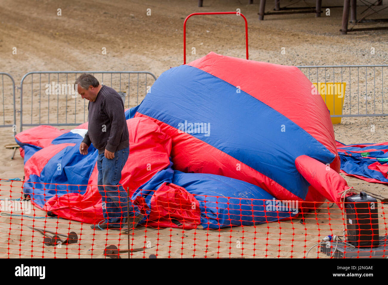 Deflated jumping castle hi-res stock photography and images - Alamy