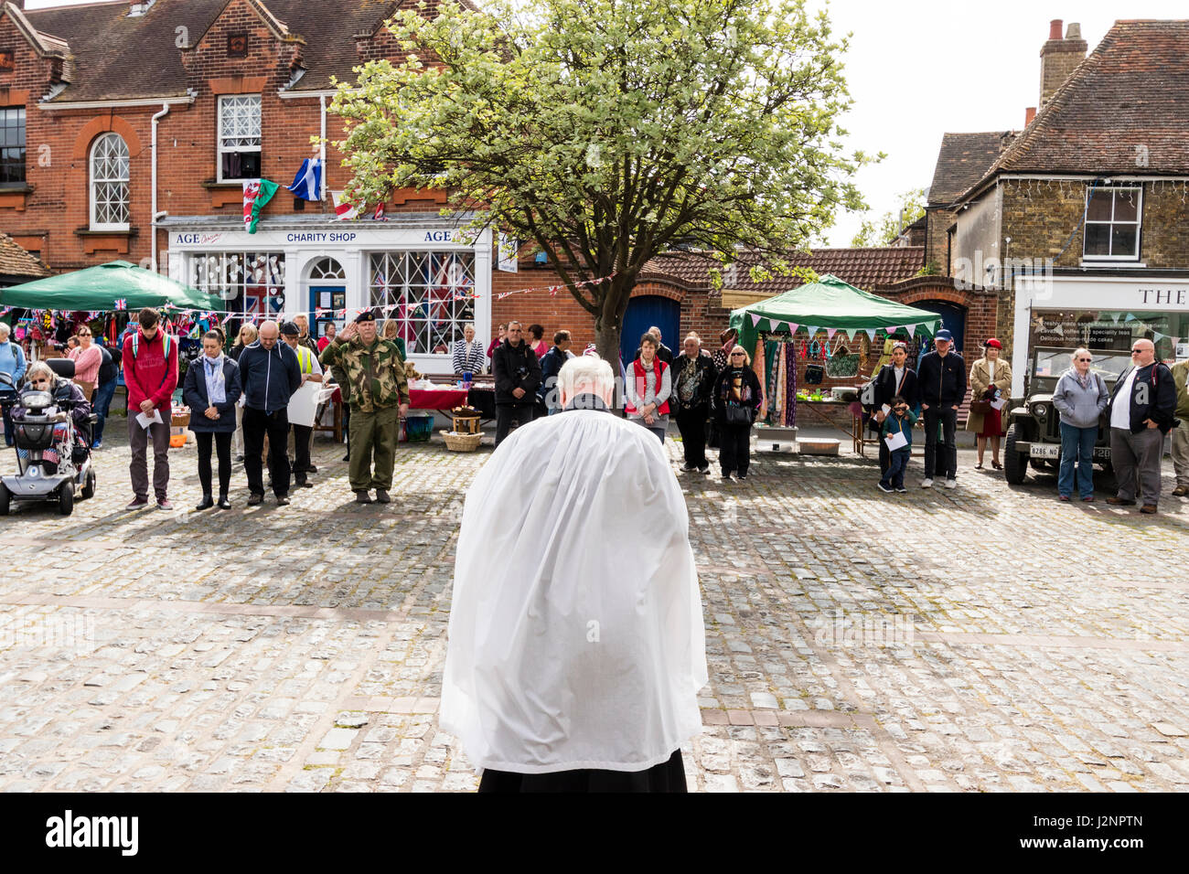 Open air church service hi-res stock photography and images - Alamy
